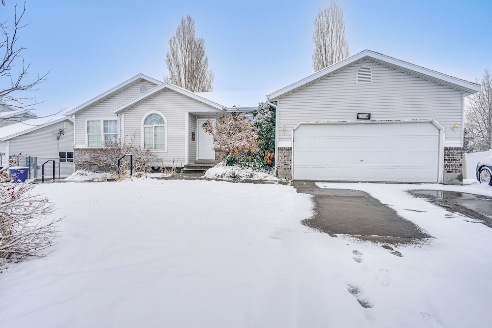 Utah Apartment: 2 Mi To Amphitheatre - Great Salt Lake State Park, Magna