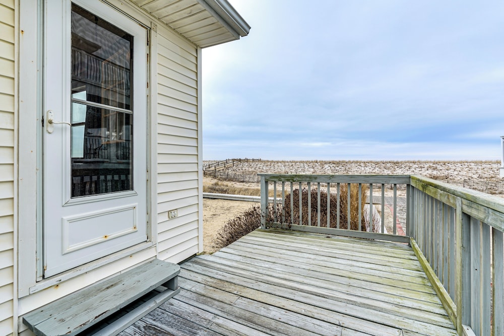 Beachfront Lavallette Home - 2 Mi To Casino Pier! - Toms River, NJ