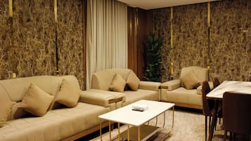 Suíte superior | Sala de estar | Smart TV 39 polegadas com canais a cabo