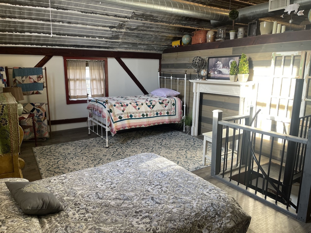 Inn The Barn - Lancaster, PA