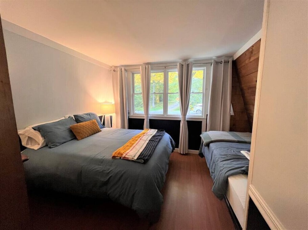 New! Mt Snow Chalet w/land, privacy, relaxation - West Dover | Vrbo