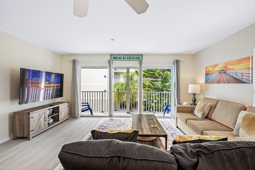 Beachside Villas 204b | Walk To Indian Rocks Beach | Heated Pool | Pet-friendly Condo - Indian Rocks Beach, FL