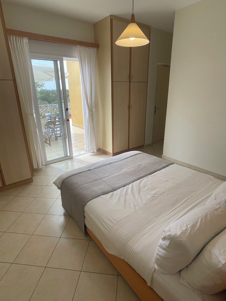 Peaceful Villa In Typical Kefalonian Village. Close To Beautiful St Thomas` Bay. - Cephalonia
