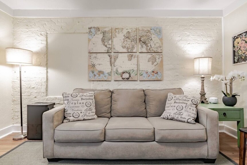 Comfy And Clean 1 Bedroom Flat In Trendy Midtown - 莫比爾