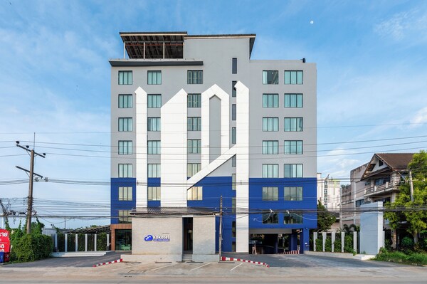Kokotel Chiang Rai Airport Suites - Mueang Chiang Rai