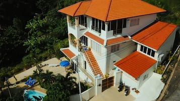 Villa Exclusiva | 5 quartos, cofre no quarto, com decoração personalizada