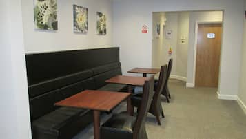 Quarto Duplo Superior, casa de banho anexa | Lobby
