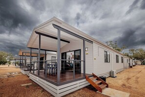 Deluxe Balcony 3 Bedroom Villa | Terraço/pátio