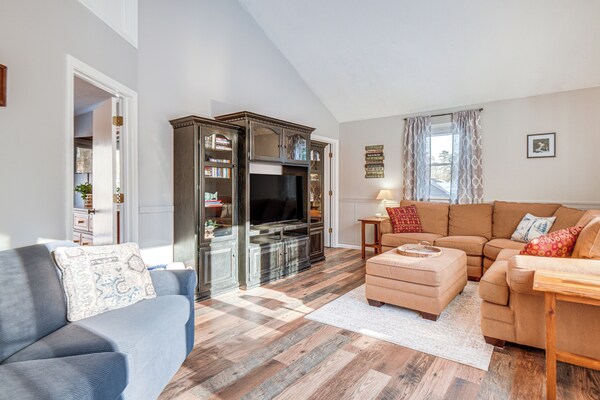 Quiet New Hampshire Getaway W/ Game Room! - Chichester, NH