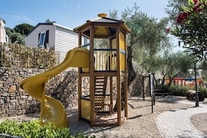 Área de recreio para crianças (ao ar livre)