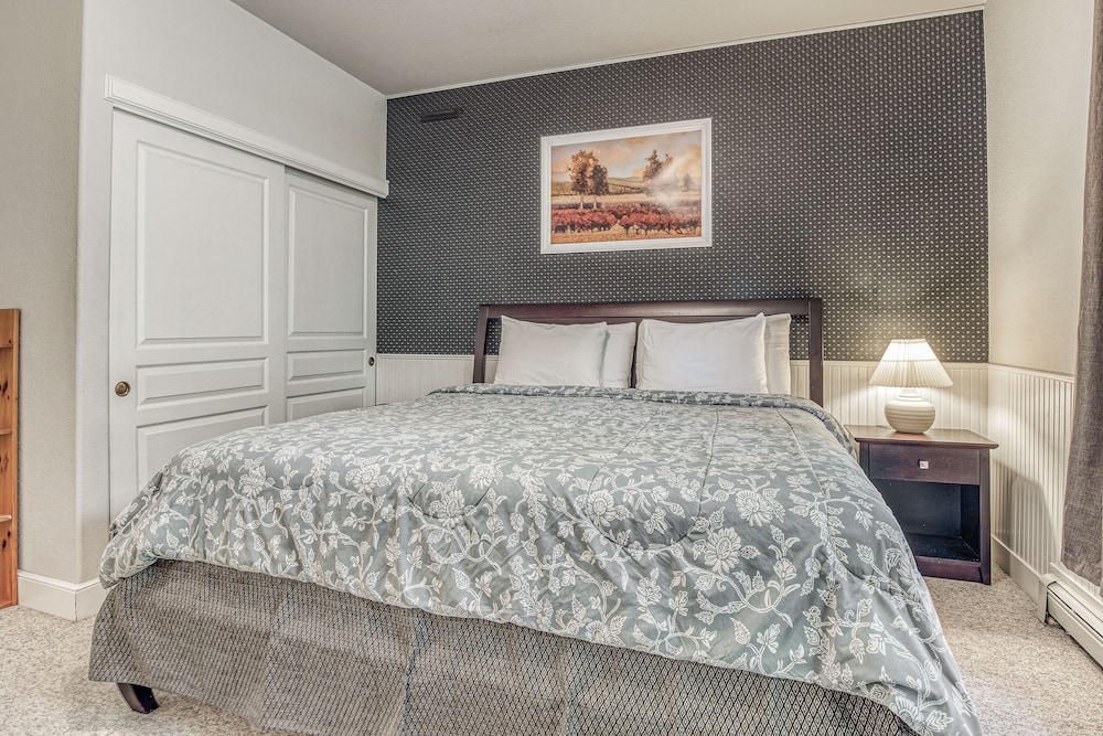 Puget Sound-view Group Getaway With Water Views, Games & Entertainment - 워싱턴