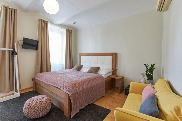 River View Residence By Charles Bridge - Prag