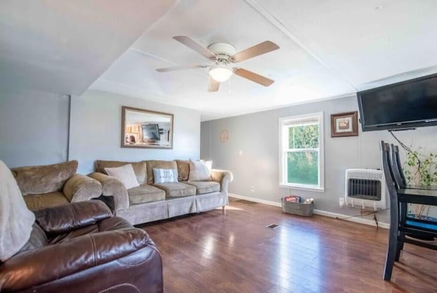 Come Enjoy A Stay At Pleasant Lane! Plenty Of Parking & Great Surrounding Area! - Alabama