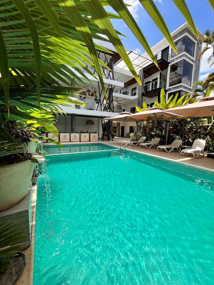 Hotel Tepeu - Flores