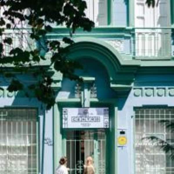 Cama En Habitacion Compartida Masculina Para 6 Personas En La Candelaria - Medellín