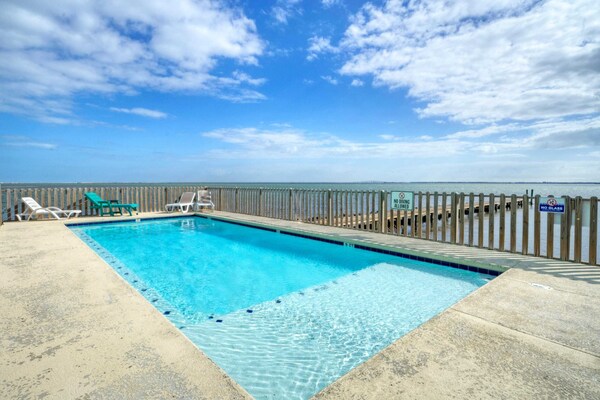 Shared Pool W/ Bay Views, Boat Dock Fishing Big Slough By Avantstay - Corpus Christi, TX