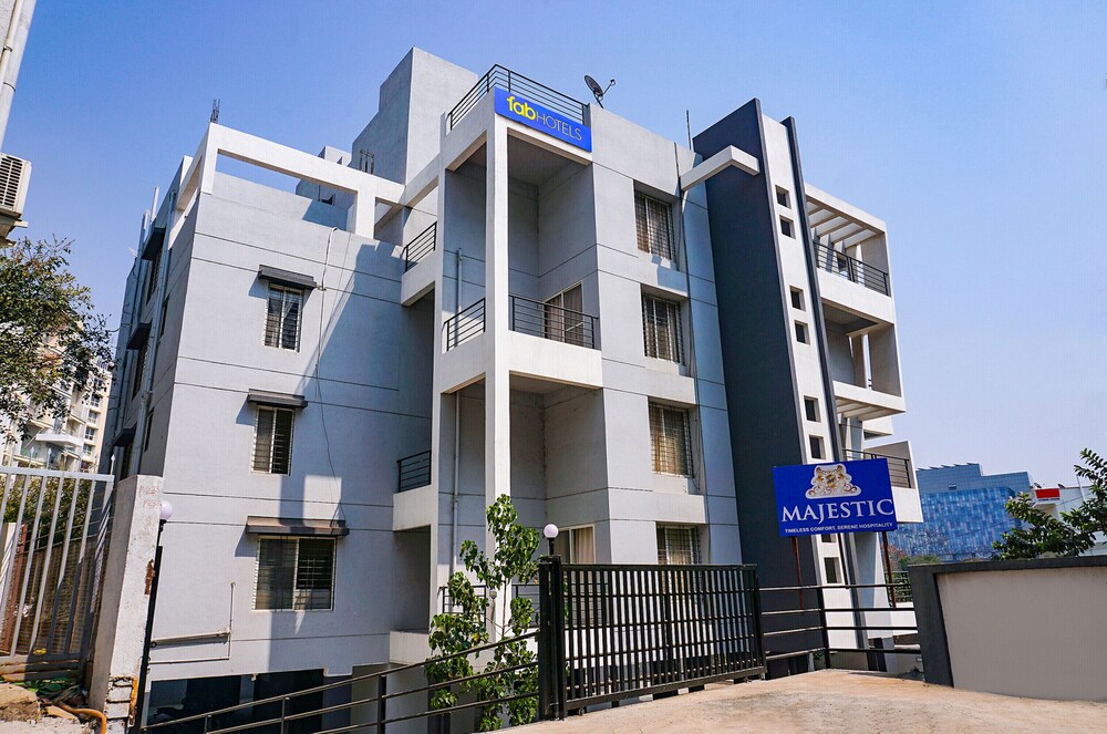 Fabhotel Majestic Luxurious - Poona