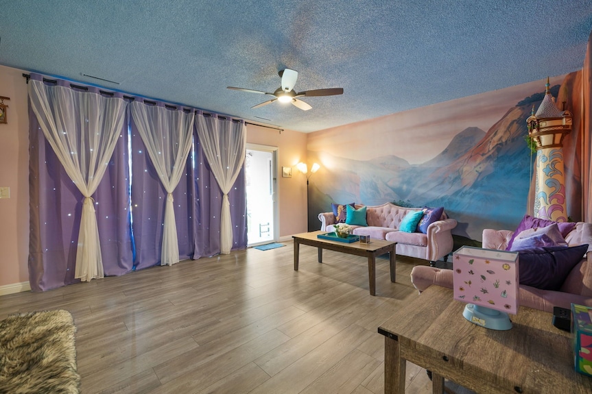 Princess Palace: Arcade, Pool, Playground, Pretend City, Golf, & More! - 富勒頓