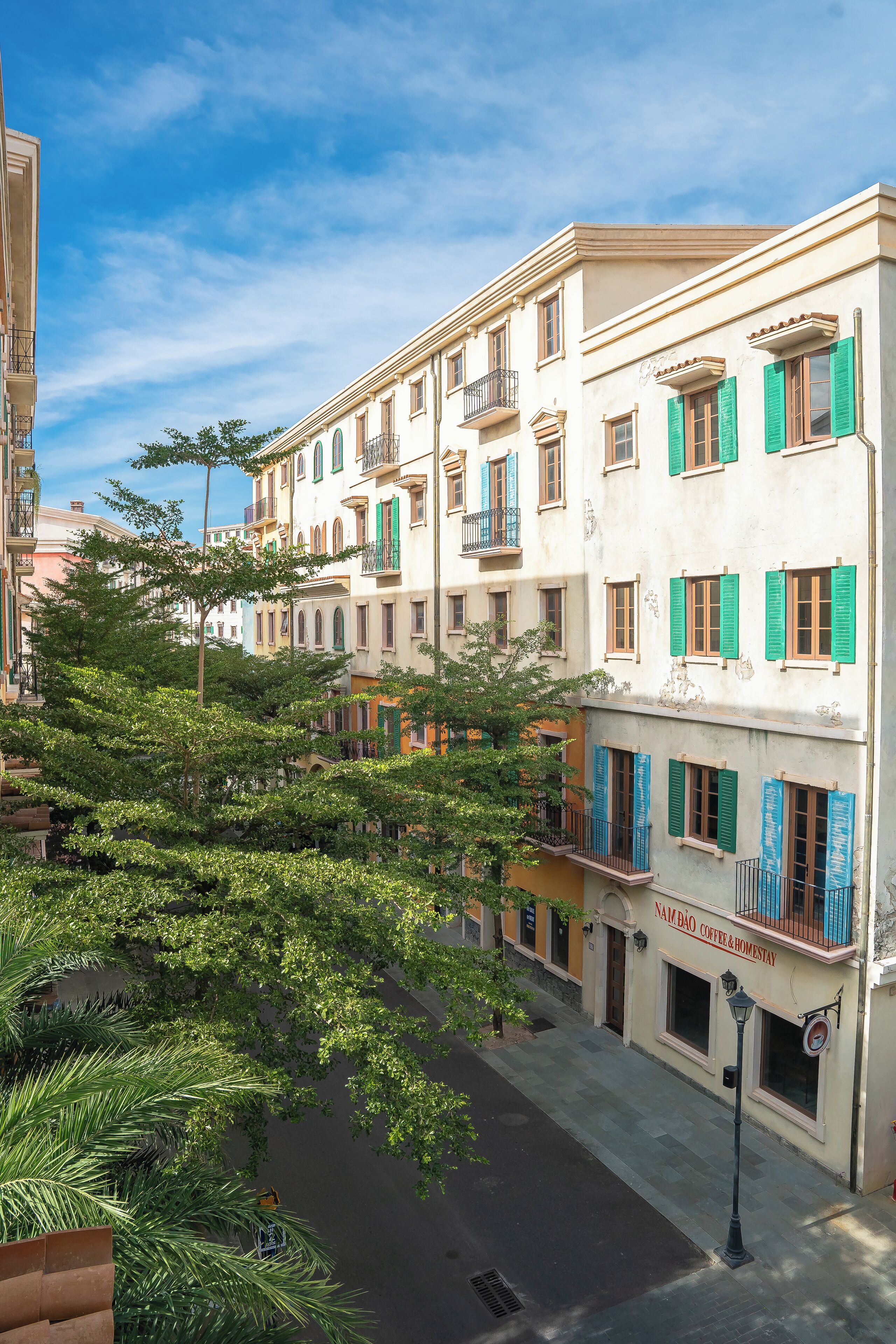 Quarto Premier, várias camas, Vista para a cidade, junto à praia | Vista do quarto