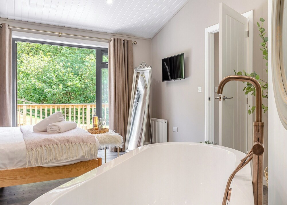 Spacious And Luxurious Lodge. - Glossop