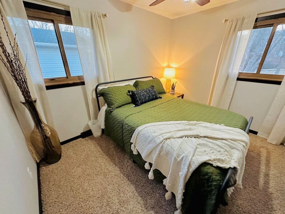 South Fargo River House - Fargo, ND