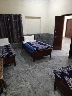 Quarto triplo econômico | Wi-Fi de cortesia