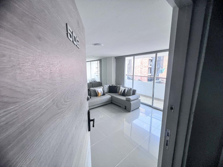 Big Apartment 3 Bed, Laureles The Coolest Neighborhood - Medellín