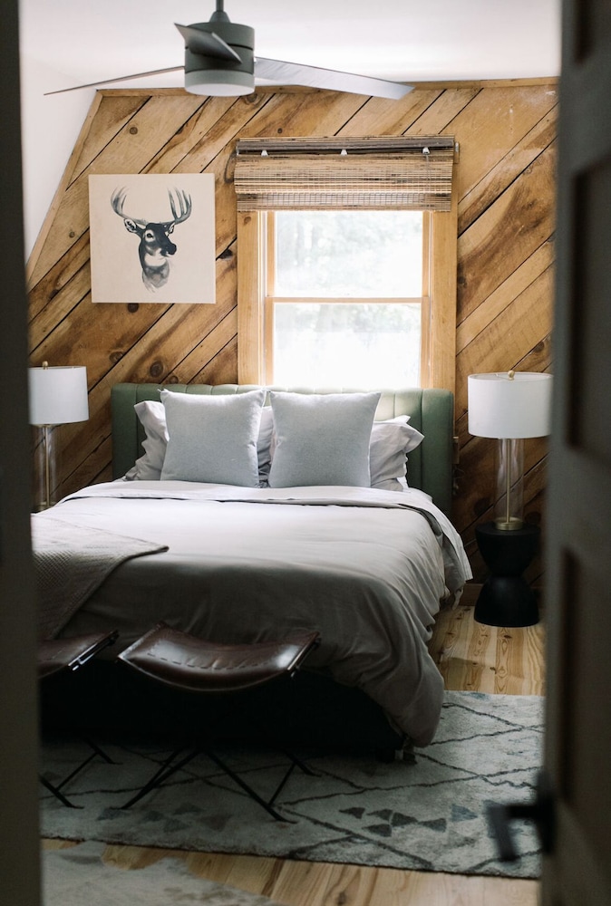 Cozy Cabin, Mountain Views/ Hot Tub & Game Room + Near Asheville - Black Mountain, NC