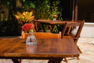 Smart TV 43 polegadas com canais digitais, Netflix