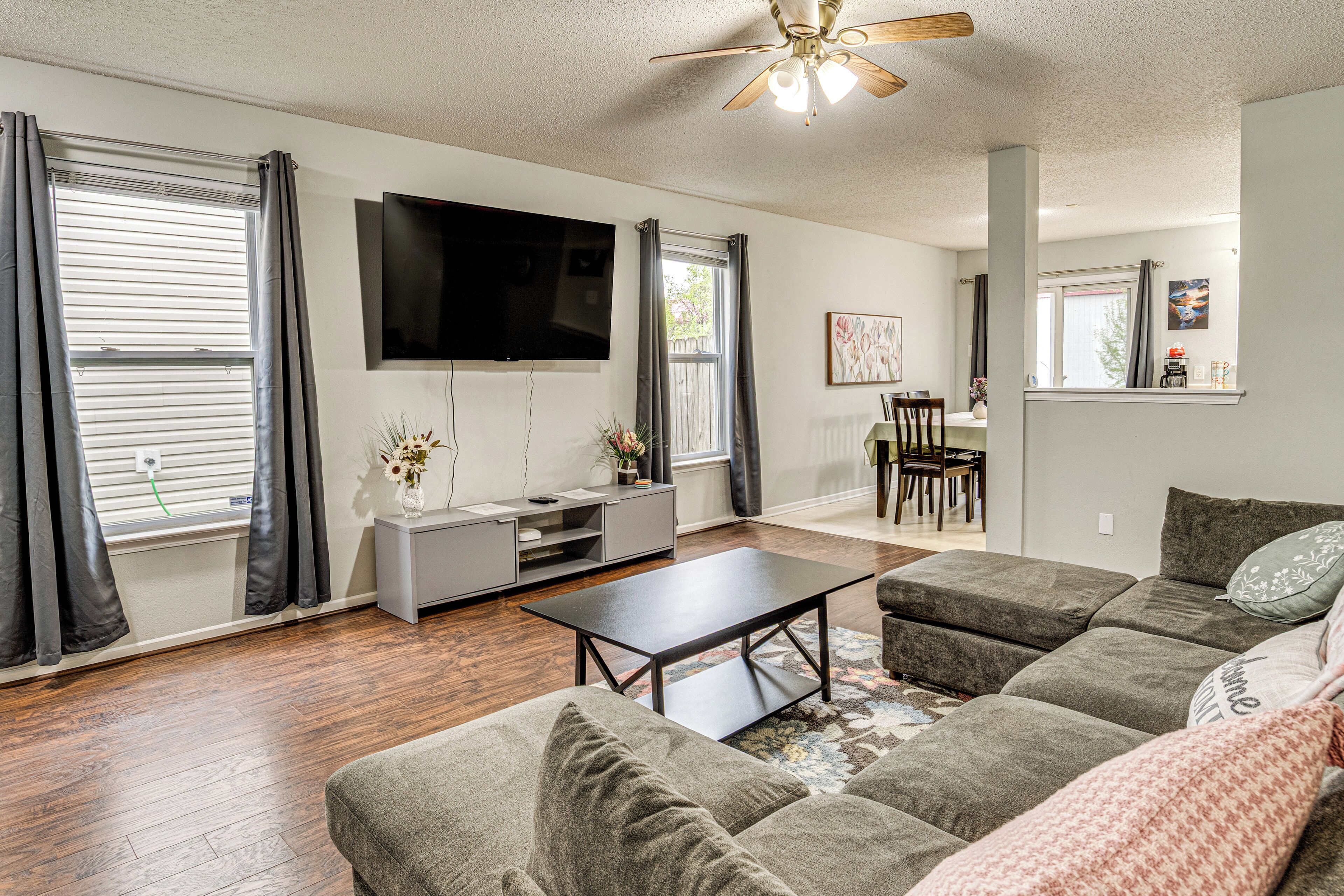 9 Mi To Downtown Indianapolis: Quiet Home W/ Yard - Indianapolis, IN