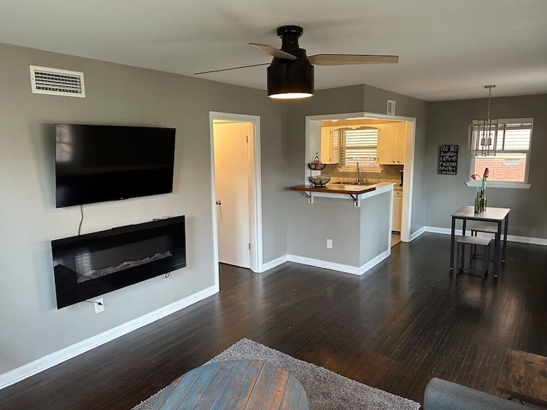 Charming Hillcrest Dollhouse - Arkansas