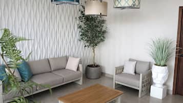 Smart TV 34 polegadas com canais a cabo