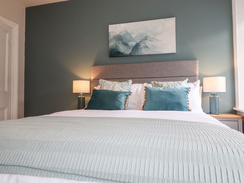 STANEGARTH, pet friendly, character holiday cottage in Keswick ...