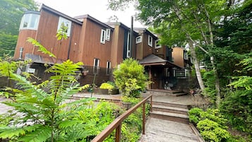 Casa Premier, vários quartos, não fumadores, vista para a montanha | 1 quarto, edredões de penas, secretária