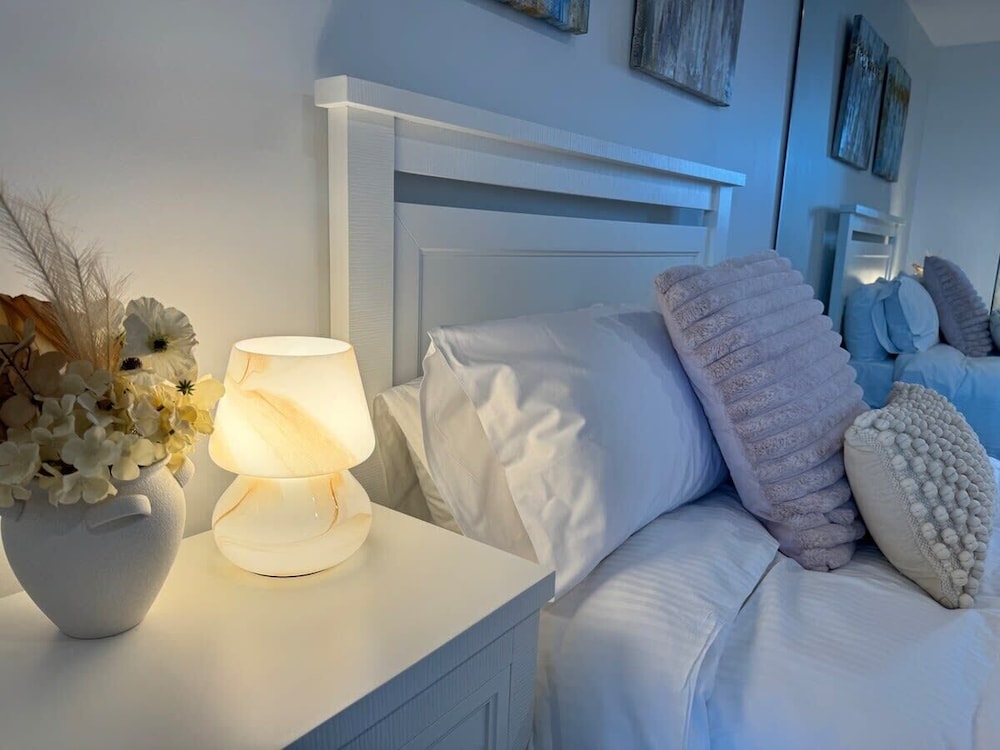 Chic 1br Apt Urban Retreat Pool/parking/gym - Notting Hill