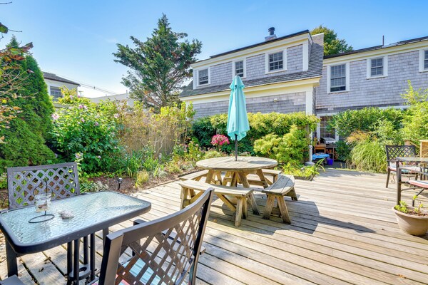 Walk To Commercial Street! Couples Retreat W/ Deck - Provincetown, MA