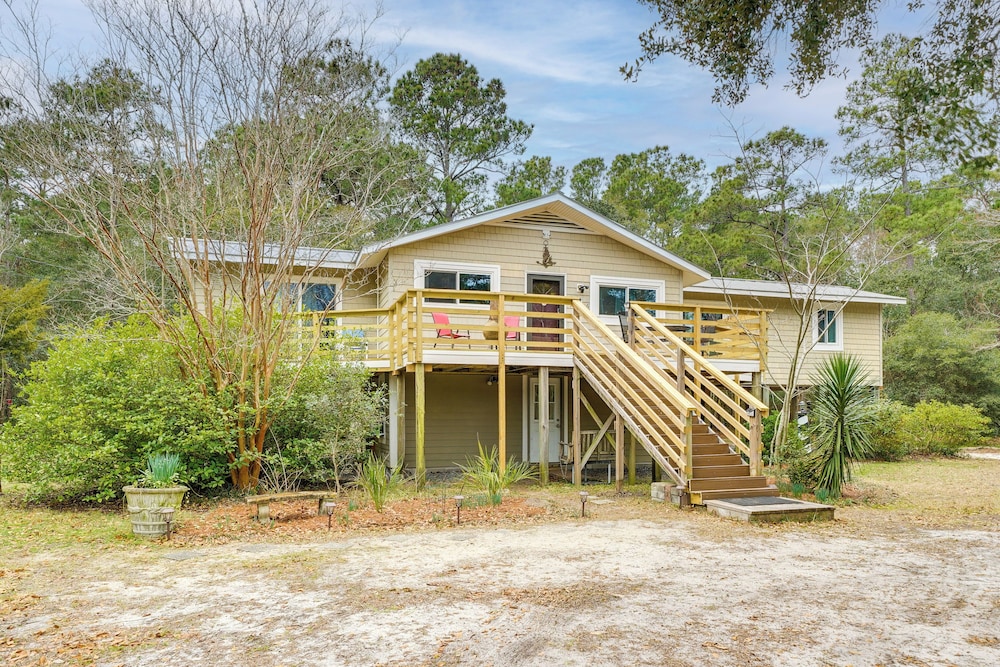 Wilmington Getaway Near Carolina Beach Boardwalk! - Southport, NC