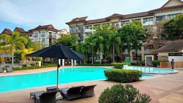 5 piscinas exteriores
