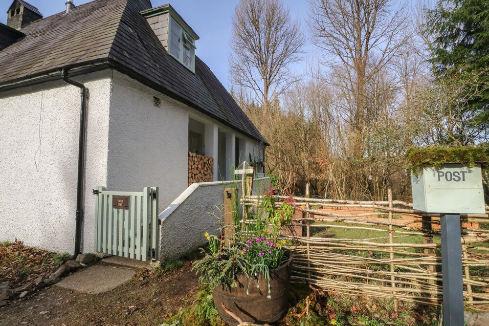The Cottage In The Woods - Loch Awe