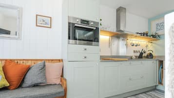 Casa de campo | Cozinha privada | Geladeira, lava-louças, chaleira elétrica, torradeira
