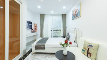Quarto casal luxo, sacada, vista para a cidade | Roupas de cama antialérgicas