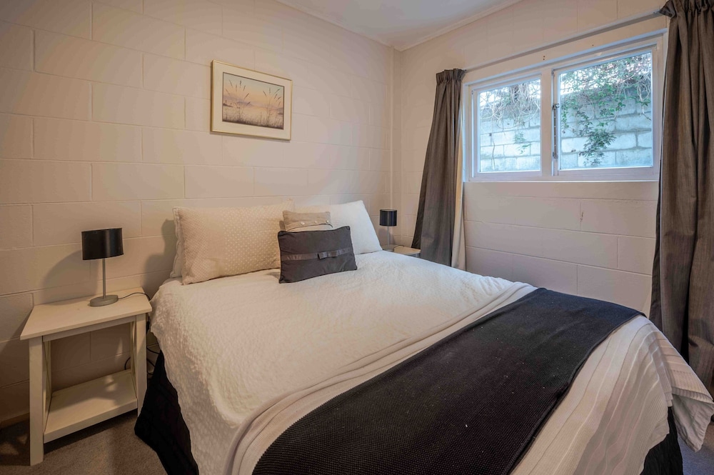 Cliffside - Akaroa Holiday Home - Akaroa