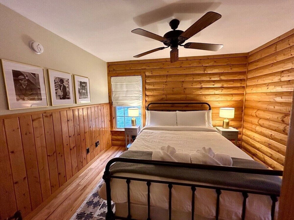 Appalachian Lookout Rrg | Hot Tub | Wifi - Slade, KY