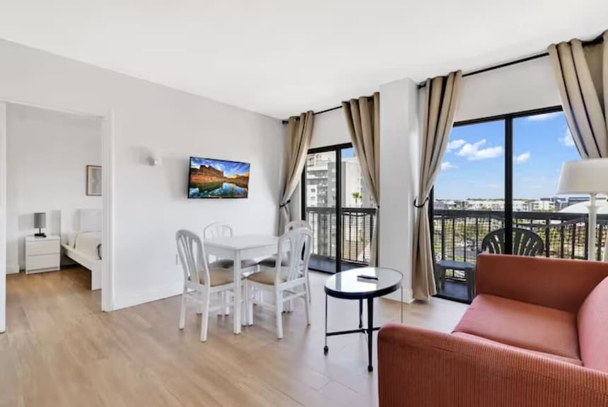 International Dr/universal 2 Bedrooms King Suite With Free Parking - Camping World Stadium - Orlando