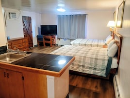 Quarto Duplo Básico | Secretária, secretária adequada para computadores portáteis