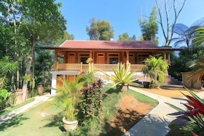 Fachada da propriedade