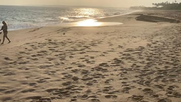 Perto da praia, areia branca