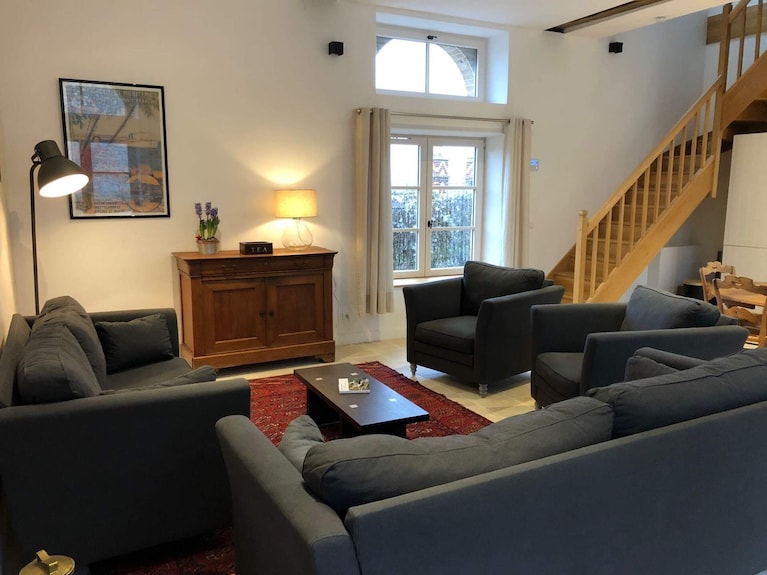 Saint Sulpice - Three Bedroom Apartment, Sleeps 7 - Les Andelys