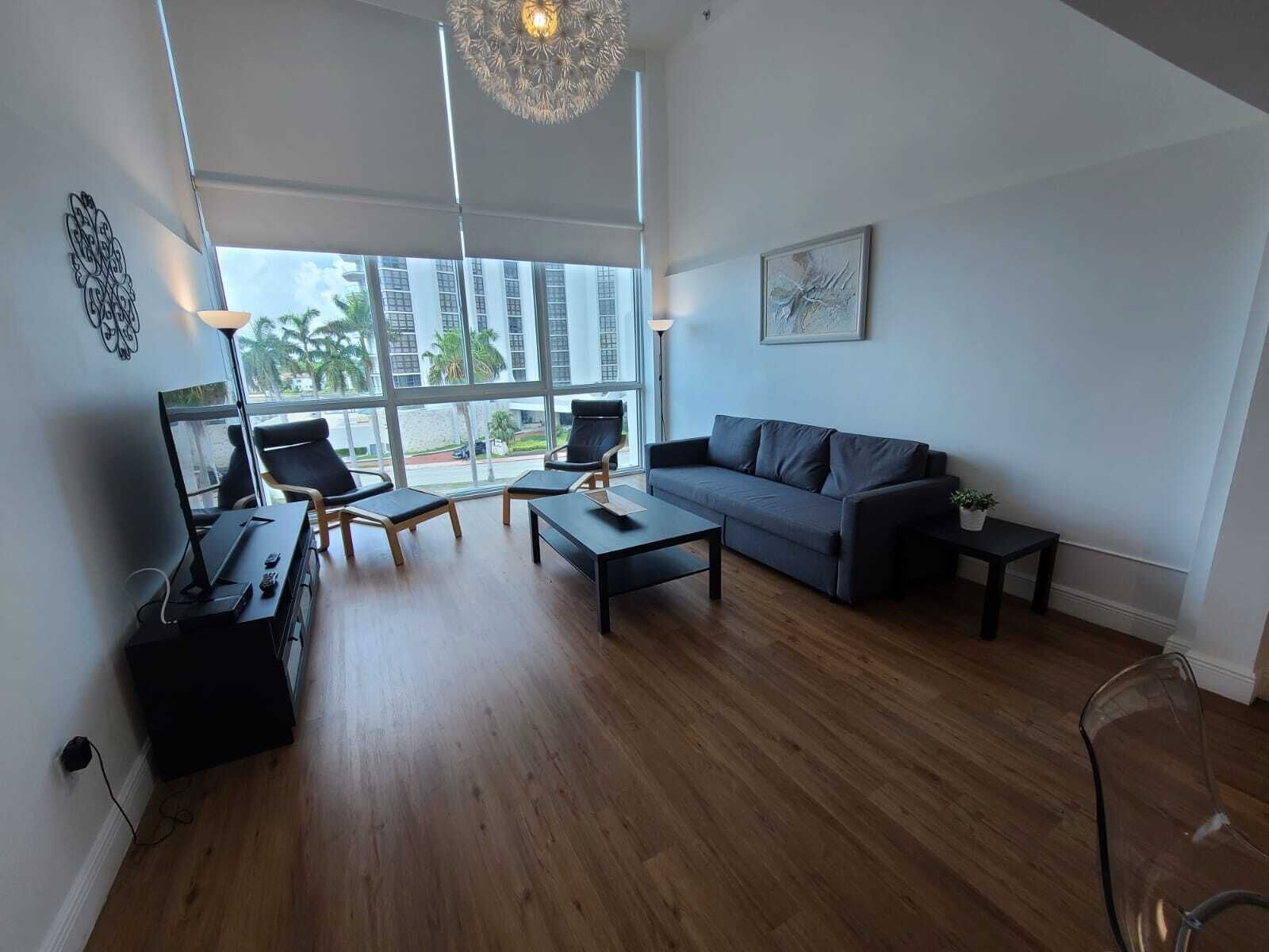 Beachfront 3 Bedroom Condo-hotel Bayview & Parking - Miami Beach, FL