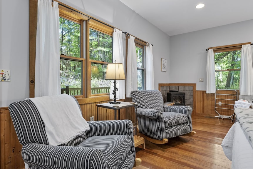 Snowdrop: Quiet Couples Cottage With Whirlpool Tub Near Hocking Hills Hiking Trails - Ohio
